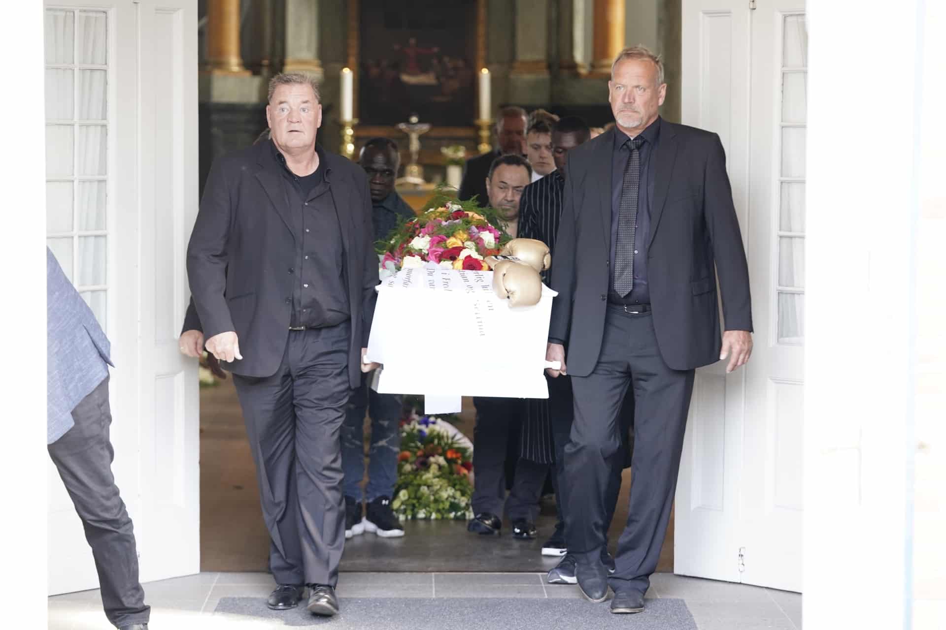 Bokse-legende bisat: Familien sagde et sidste farvel på Frederiksberg ...