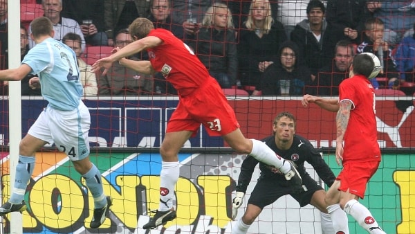 Dyr fodboldkamp på gule plader | fyens.dk