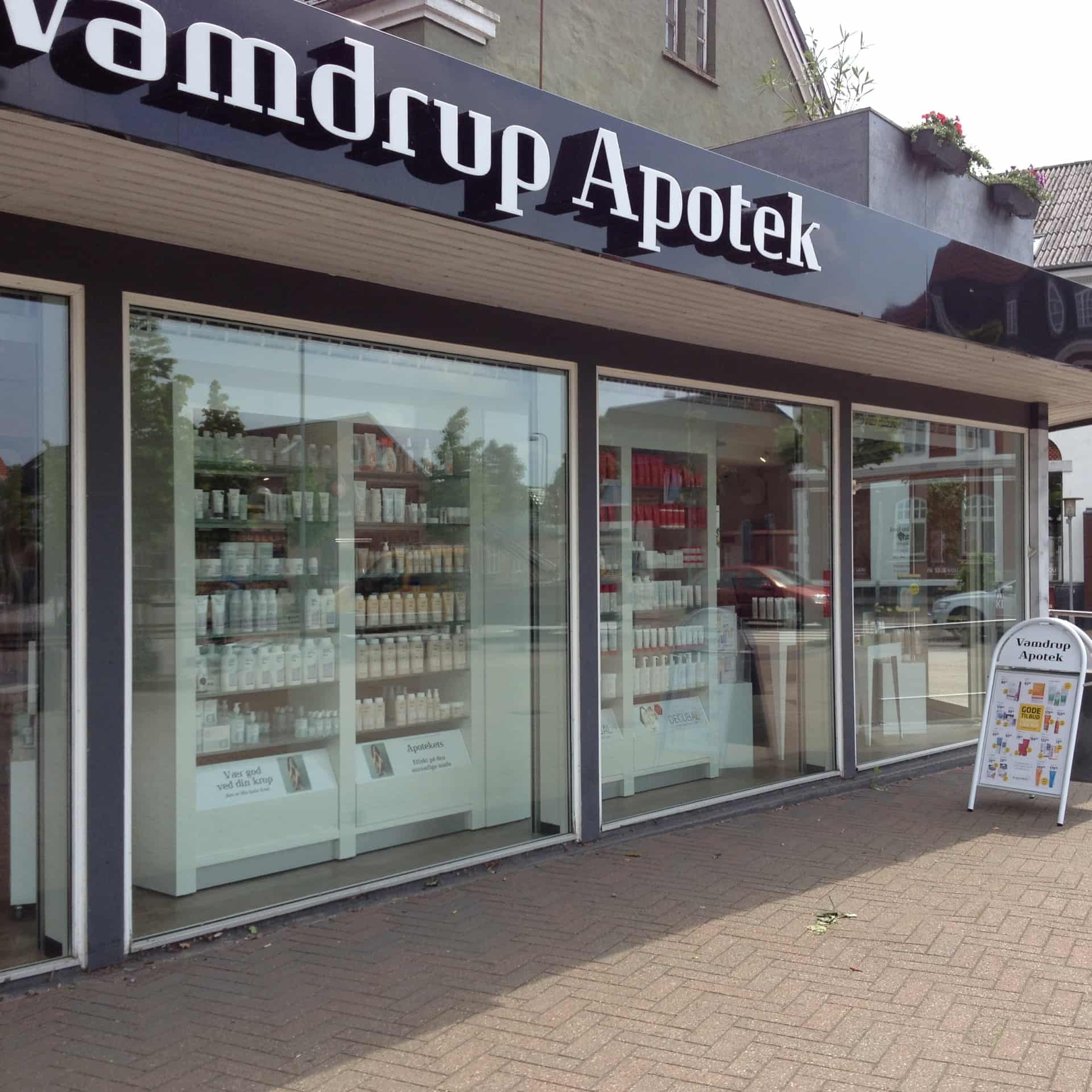 Vamdrup Apotek bliver kimet ned: Vi har åbent, og der er medicin nok ...