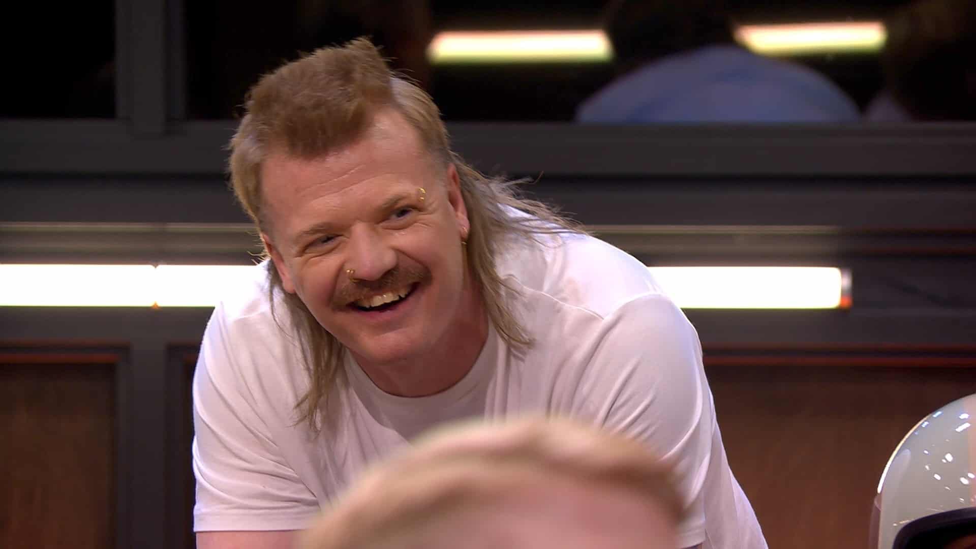 Tobias Dybvad og andre kendte komikere har fået forbud mod at grine ...
