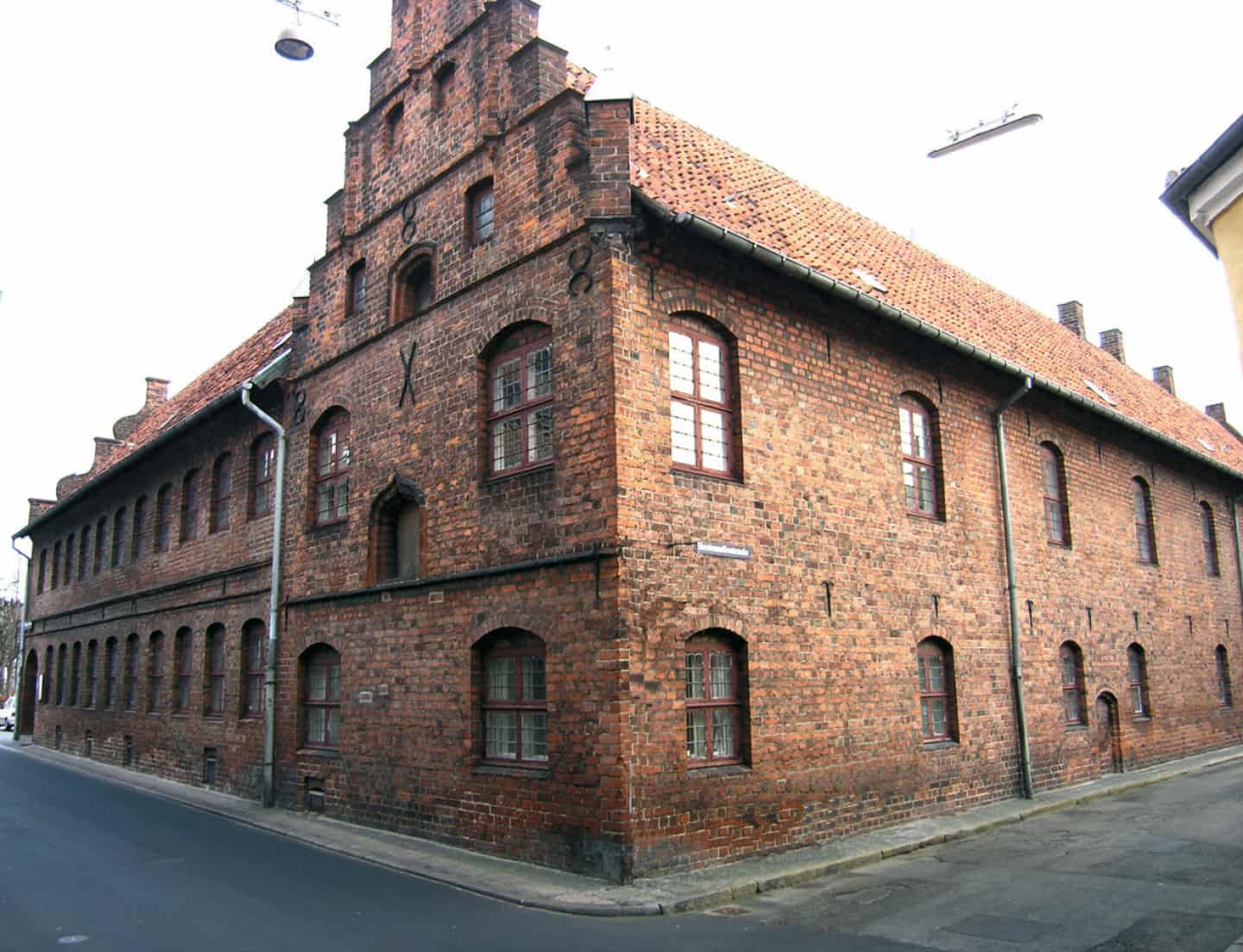 Historisk bygning i Helsingør har stået tom i snart to år: Nu vækker ...