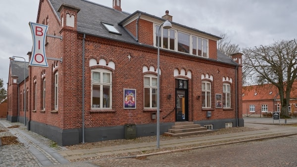 Filmaften i Ringkøbing Biograf: De Otte Bjerge | ugeavisen.dk