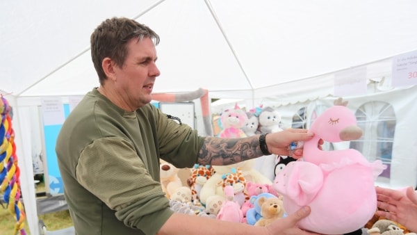 De levende dyr er i overtal på Vorbasse Marked – men Kenneth handler ...