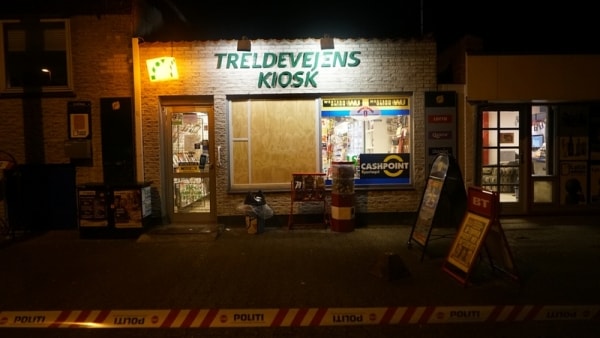 Knivrøveri mod kiosk: Gerningsmand bar tørklæde og Netto-pose | frdb.dk