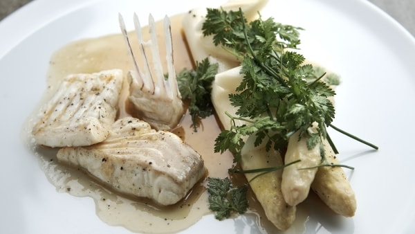 Pighvar i weekenden? Her er kokken Brian Matzens version af pighvar ...