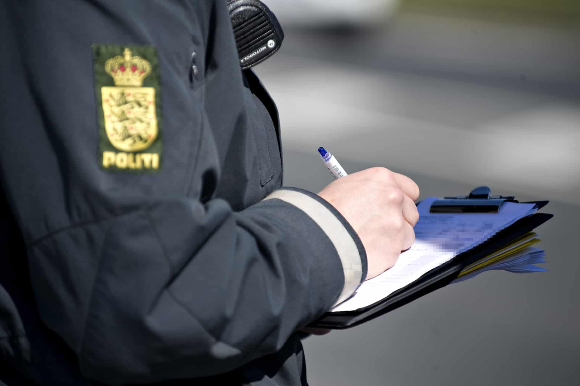Visne blade blev sat i brand i opgang: Nu søger politiet vidner | jv.dk