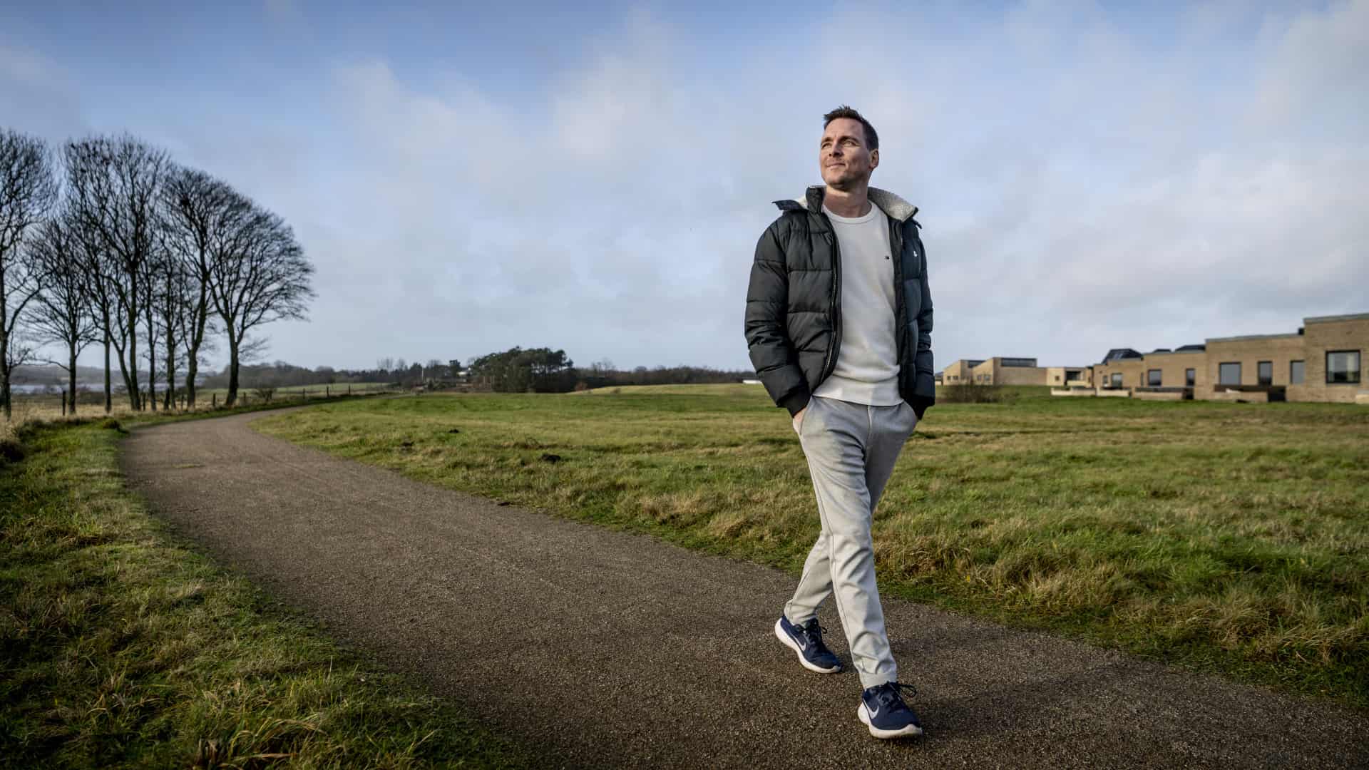 Kenneth solgte fra sin garage: Nu er han 'en rockstjerne' og møder fans ...