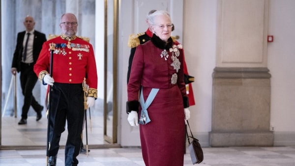 Dronning Margrethe melder afbud til kong Charles' kroning ... Dronning Margrethe melder afbud til kong Charles' kroning ...