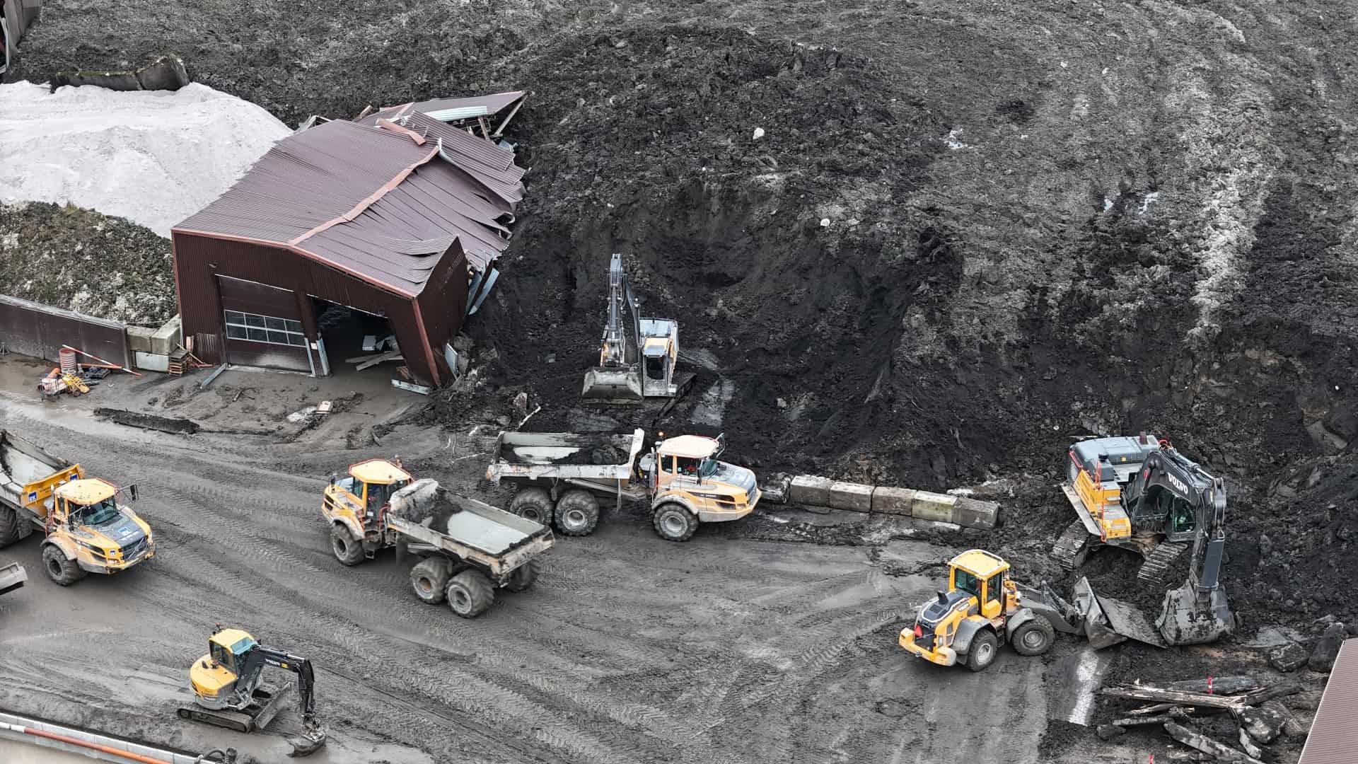 Jordskred tvinger Nordic Waste til at rive bygninger ned: Kommunen følger situationen tæt ...