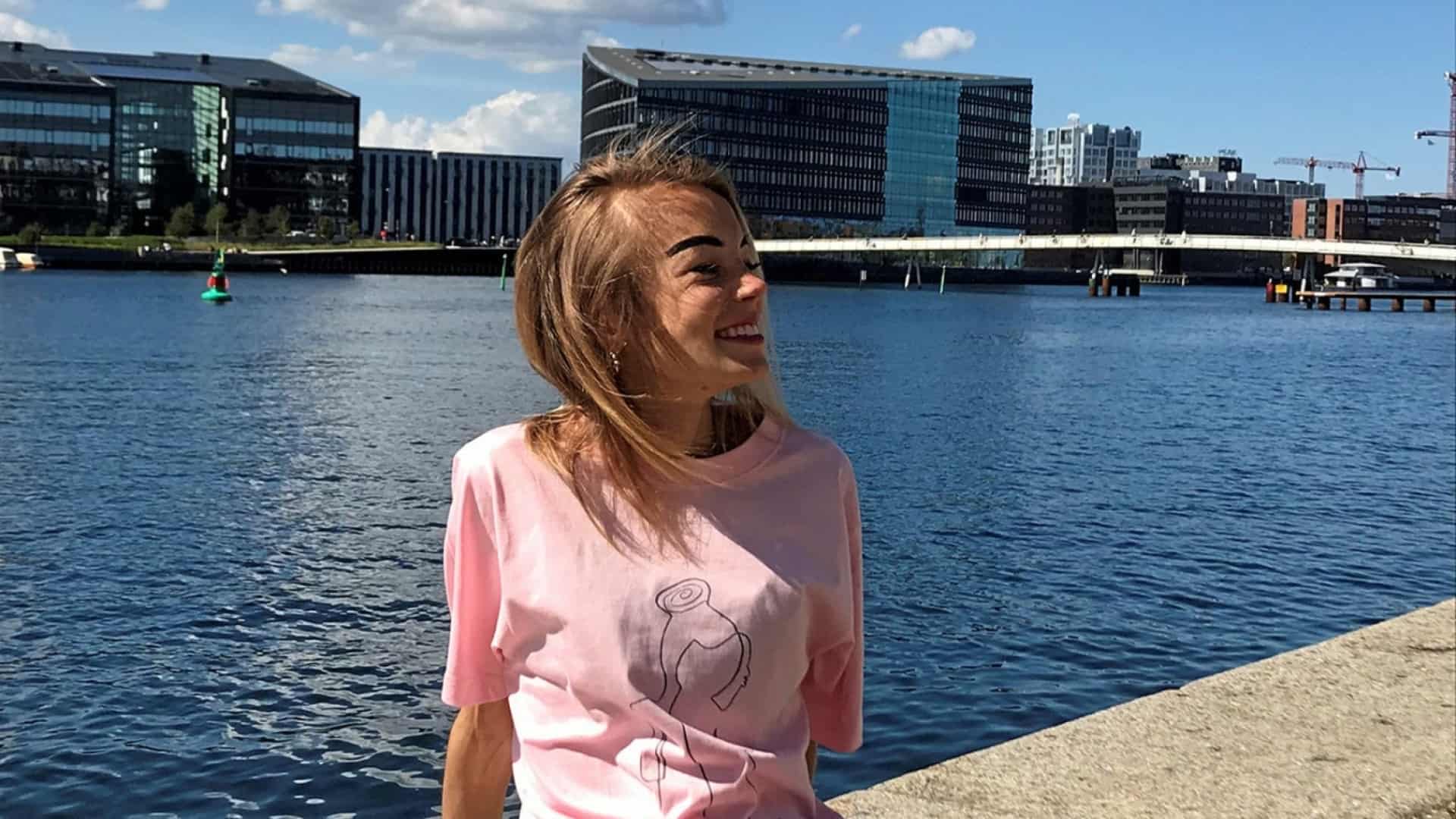 Tegning blev en terapi for Mette, da hun blev ramt af anoreksi. Nu er ...