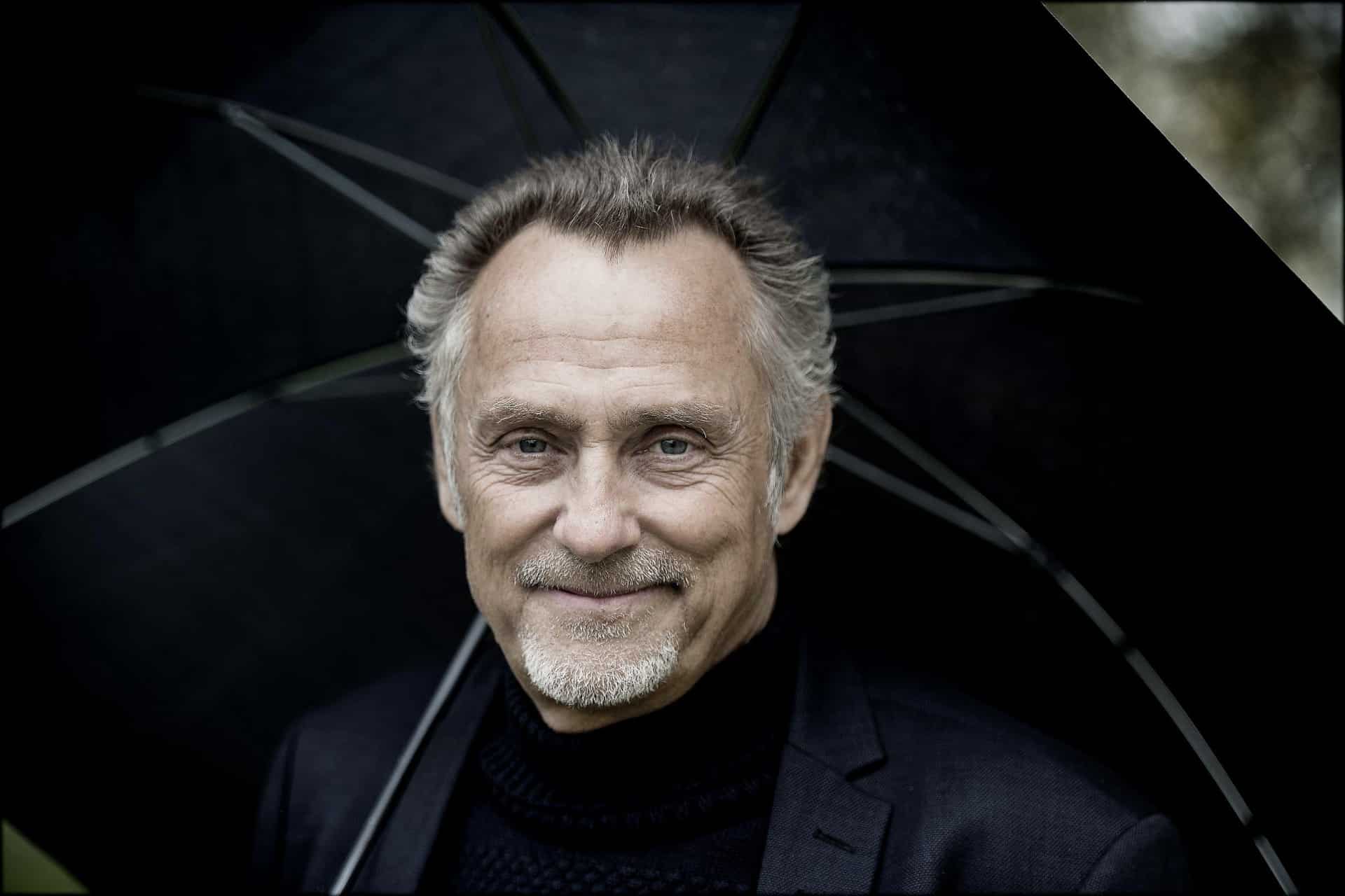 Lars Høgh får debut i Mads & Monopolet på lørdag: - Jeg hører det tit ...