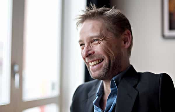 Årets revy-kunstner i »Tobakskuller« i år | jv.dk