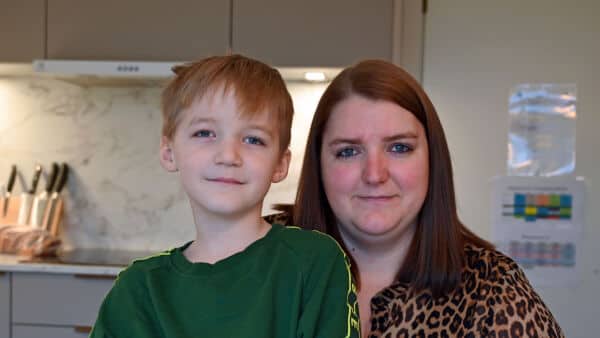 Ingen vil være venner med Victor på 8 år – nu går han slet ikke i skole ...