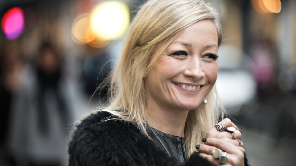 Maria Montell i Vejle: Synger ved årets første koncert i Skyttehushaven ...