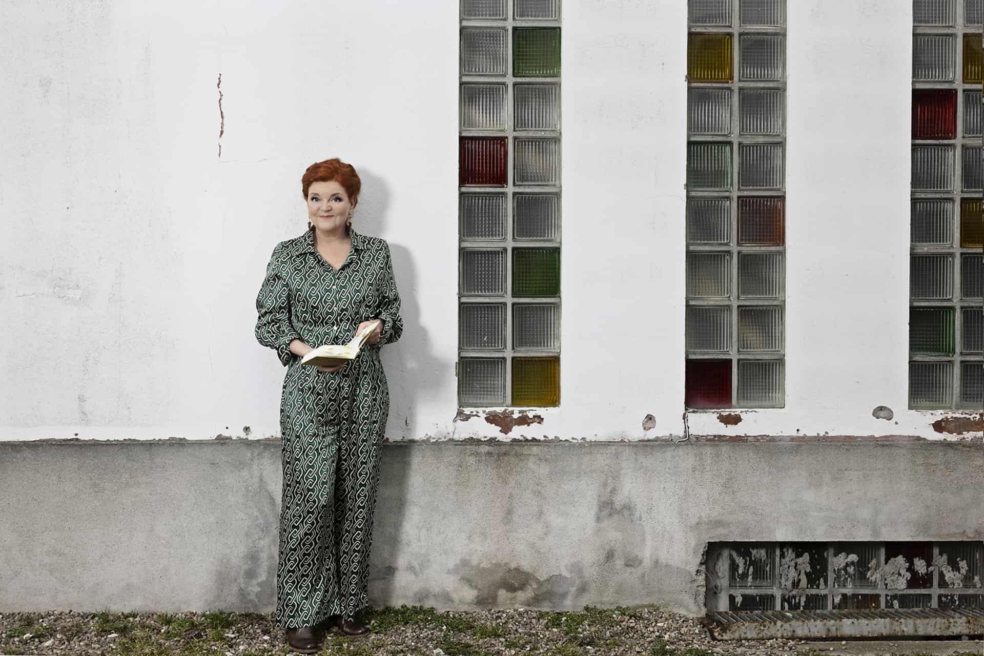 Lene Poulsen læser Kirsten Thorup til foredrag i Hou Sognegård ...