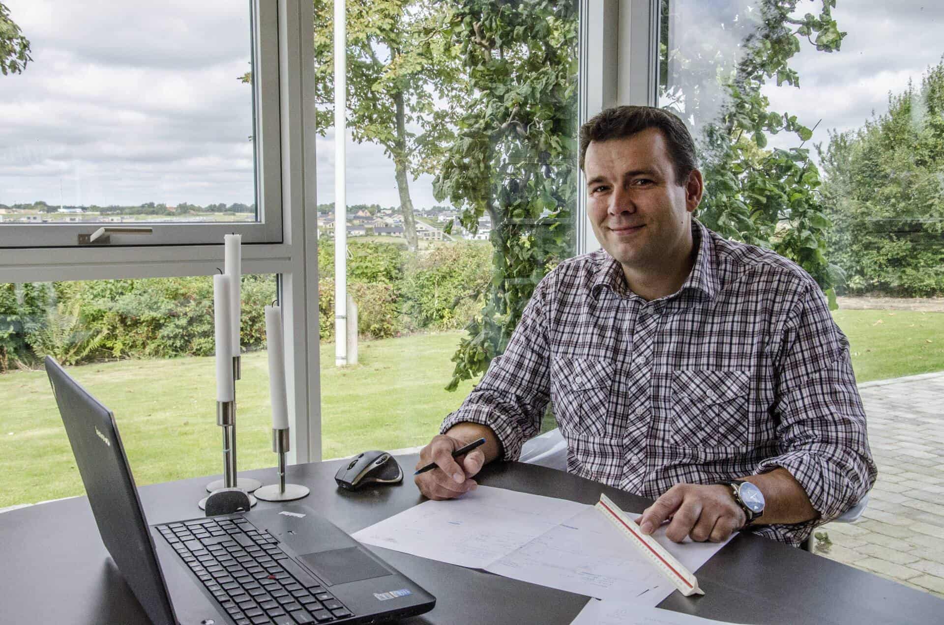 Fra ide til færdig tegning | ugeavisen.dk