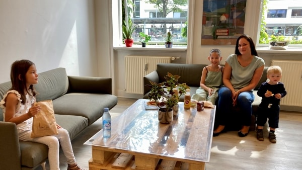 DSB på sporet af hyggen: Gamle sofaer og borde af paller hitter i ...