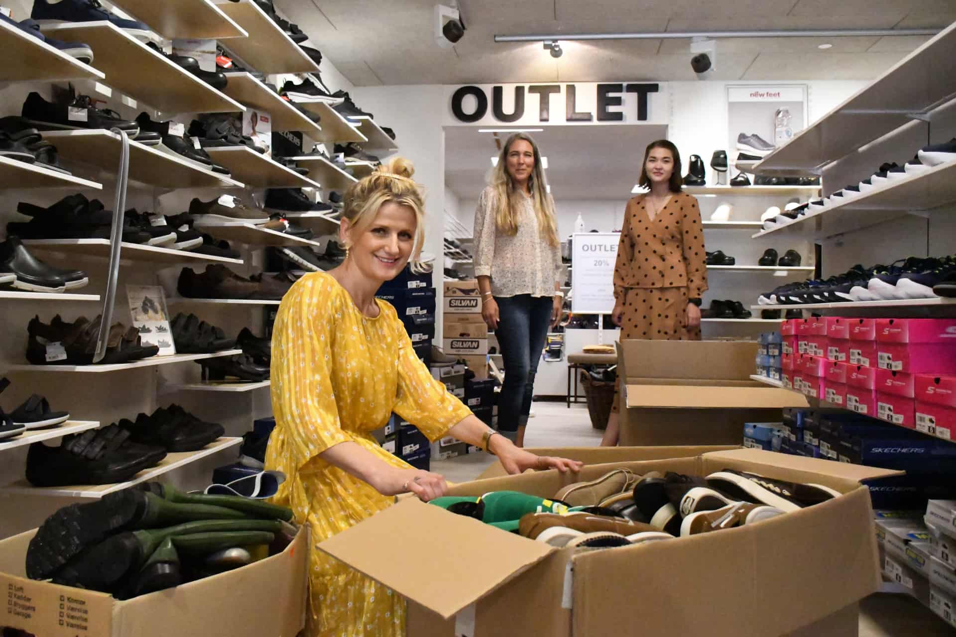 500 par sko er på vej fra Tørring til Kosovo: Skal hjælpe befolkningen ...