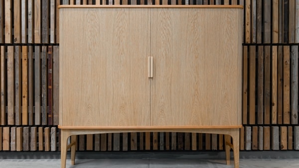 Ung snedker fra Gedved vil gemme skærmen væk i et skab: Det er ikke ...