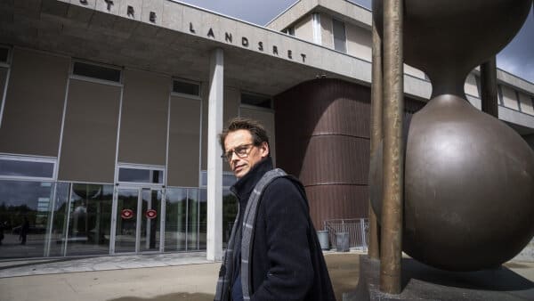 FAKTA: Jorn-maleri blev skadet af lim og permanent tusch | jv.dk