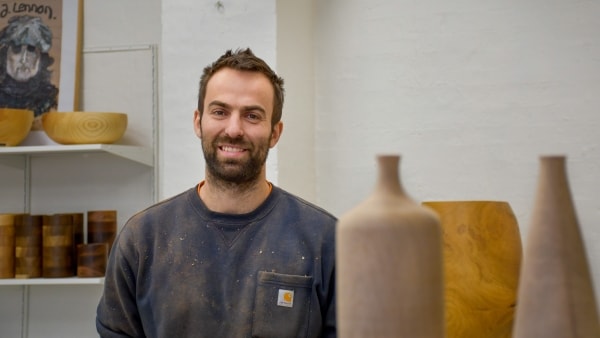 Søren har åbnet butik og værksted i en af byens gamle gader: Jeg bliver ...