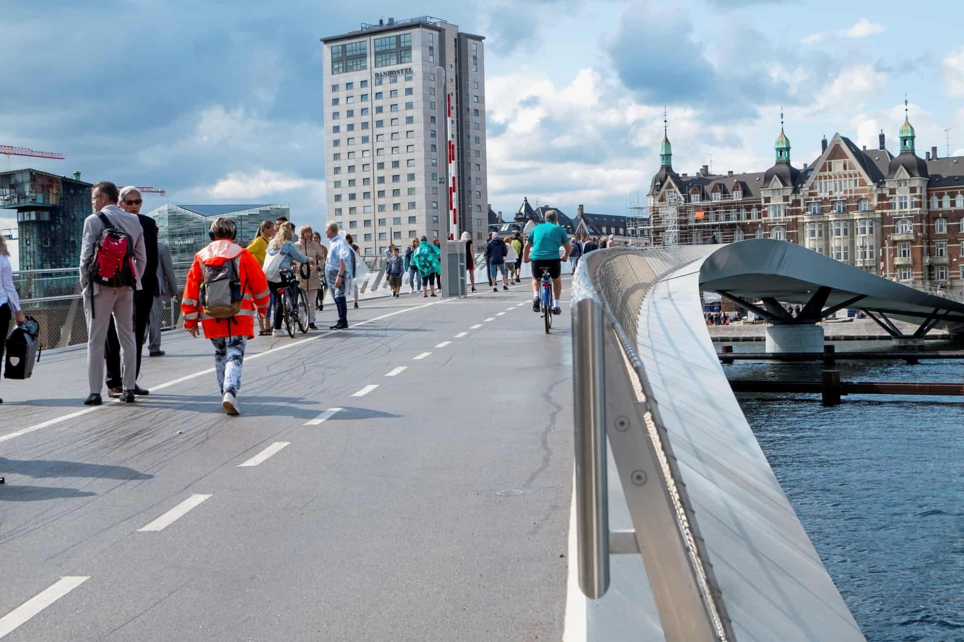 Amager er tæt på at få cykelbro fra Reffen, men flere havnebusser ...