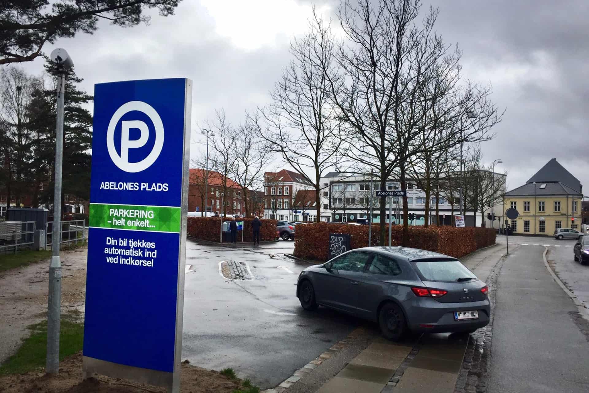 Kameraer holder øje: Bøder er fortid på stor midtby-parkeringsplads ...