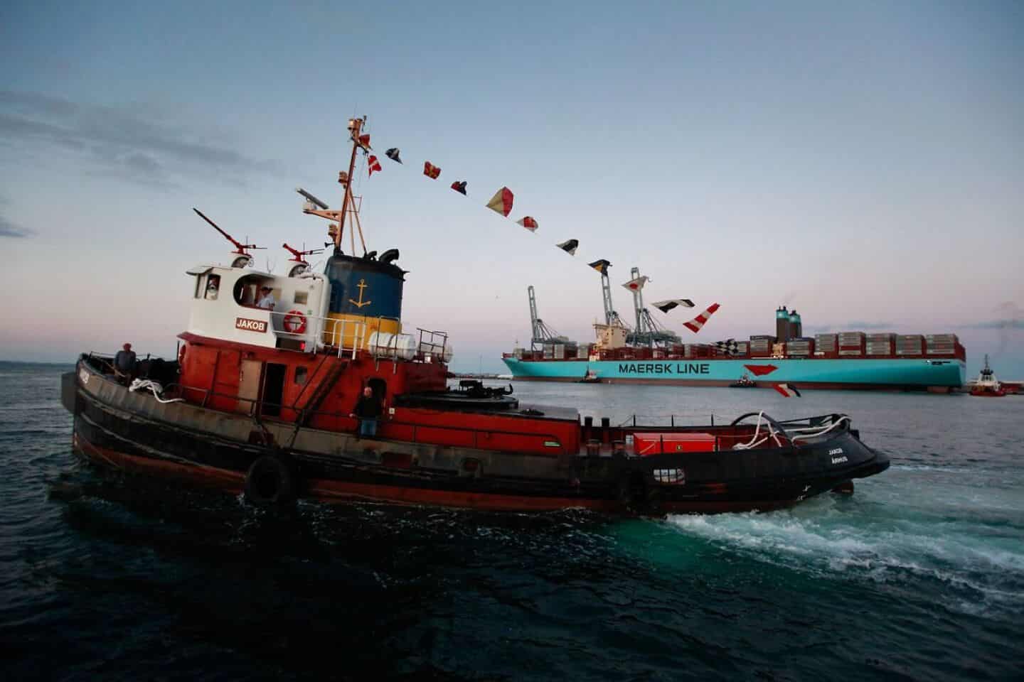 Se billederne: Verdens største containerskib i Aarhus | stiften.dk