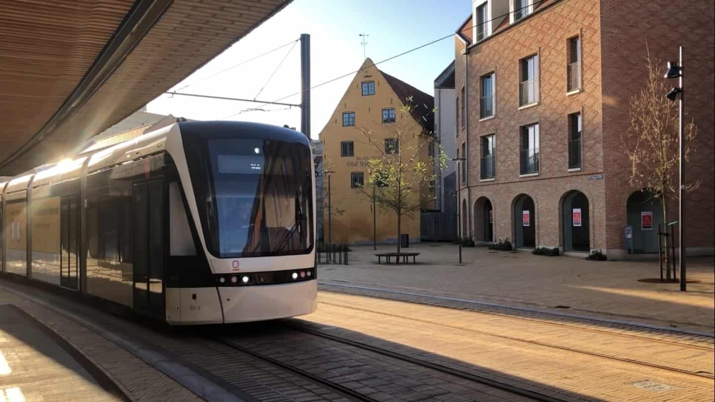 Opsigtsvækkende analyse kort før letbaneåbning: Letbanen har 'lille til ...