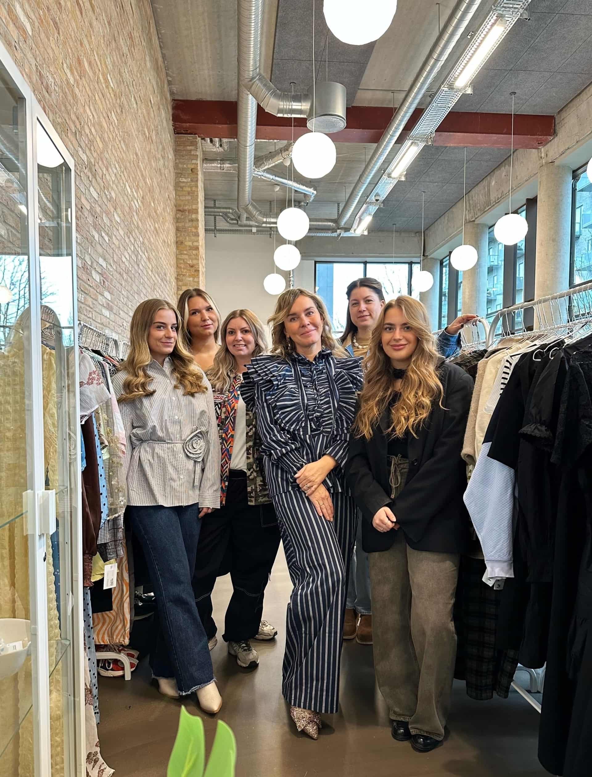 Tøj og accessories på 762 kvadratmeter: Populær secondhand-kæde åbner butik i Aarhus | stiften.dk