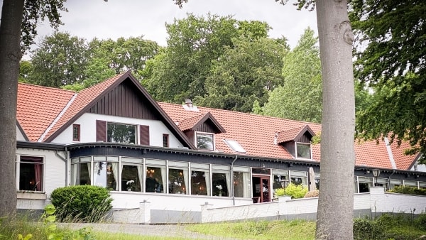 Historisk restaurant i Odense sat til salg for 19 mio. kroner: Køber har mulighed for at bygge ...