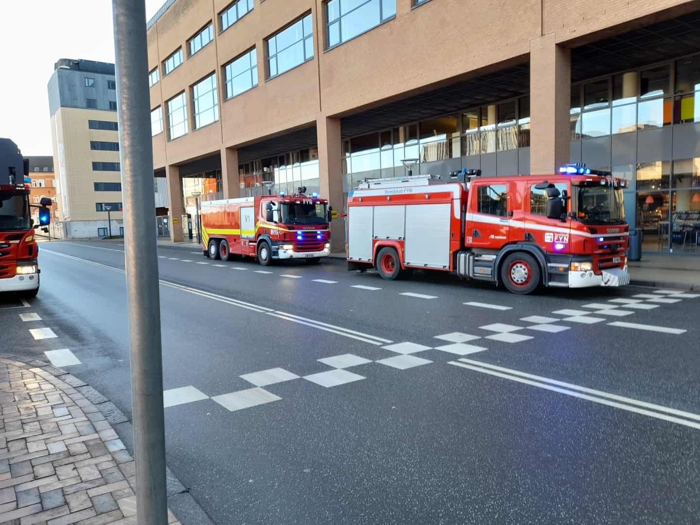 Fuld udrykning ved Odense Banegård: Røgkanon fik beredskabet på ...