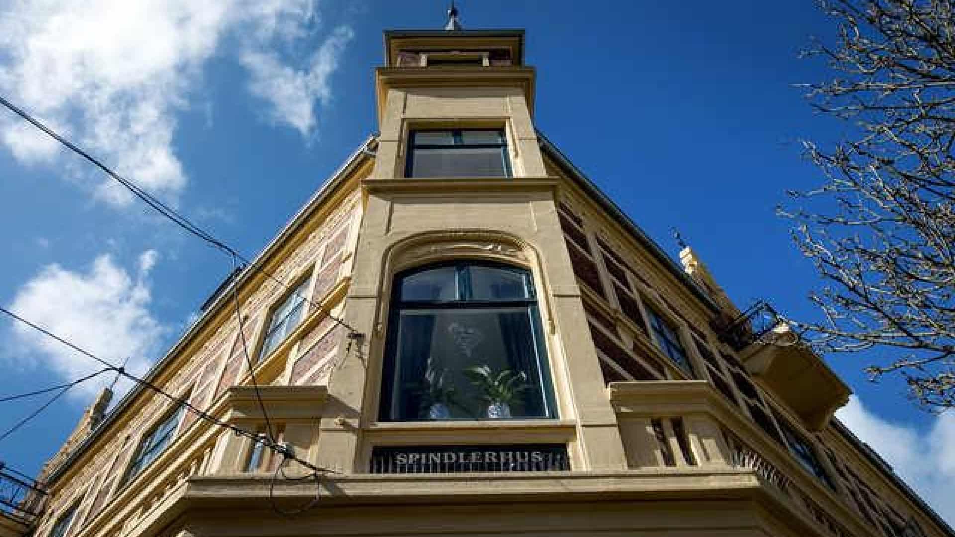Regler for facader og skilte bag voldene er på plads: Nu er der regler ...