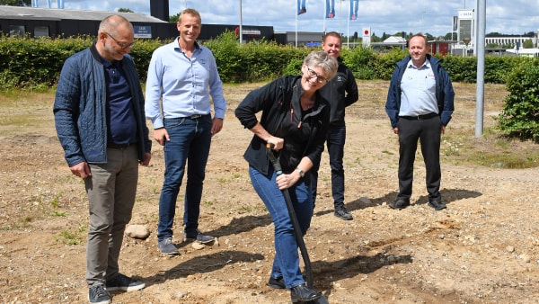 Første spadestik til et års byggeri i Banebyen | ugeavisen.dk