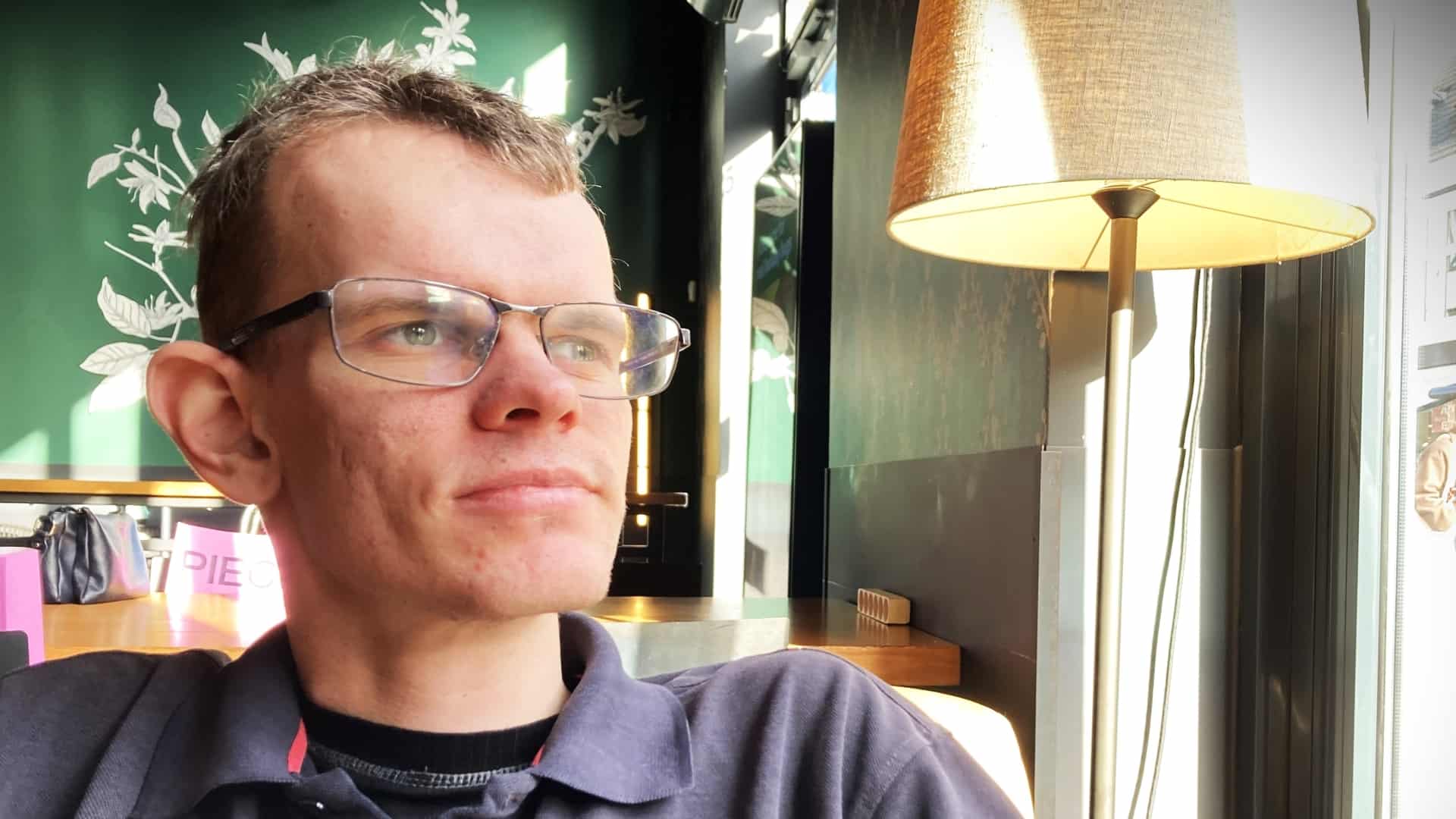 Mads er blevet et talerør for ensomme unge: ''Det er OK at råbe op, når ...