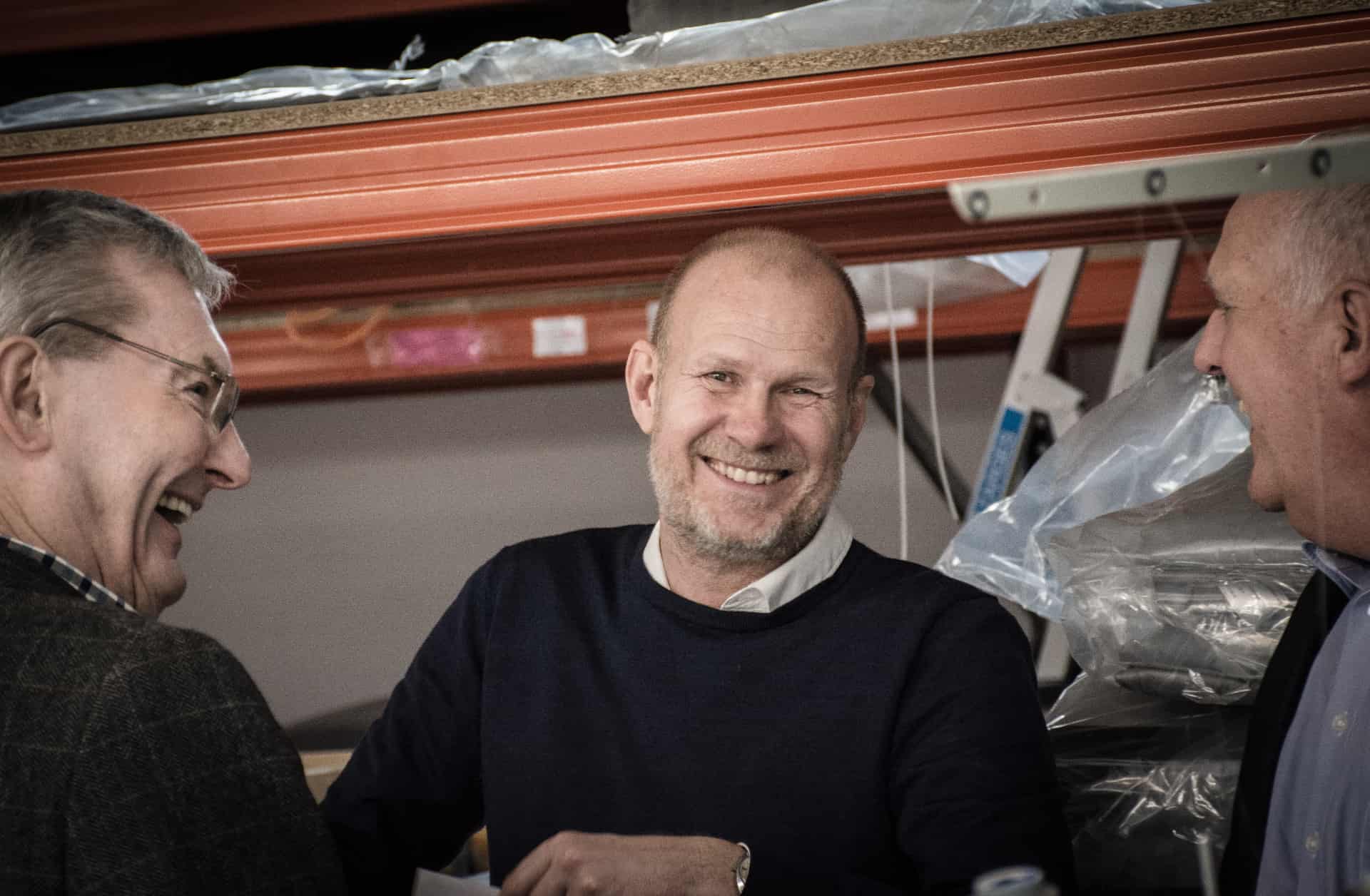 110 år i samme firma: Henry og Arne har ingen planer om at stoppe ...