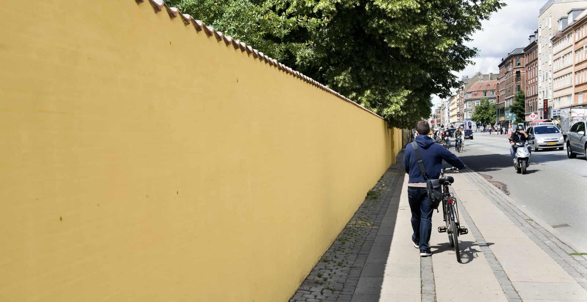 Graffiti på den gule mur koster hvert år en kvart million: - Det er ...