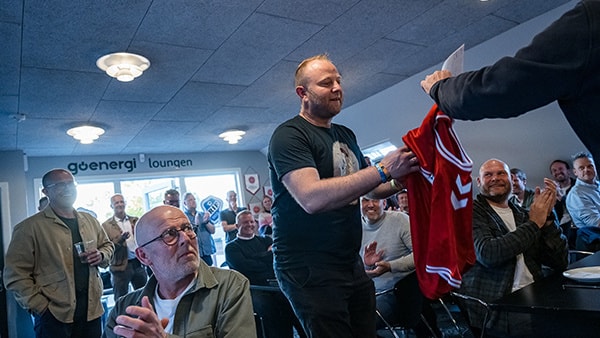 Ølstrup hev en kanin op af hatten i form af 41-årig målmand | dbrs.dk