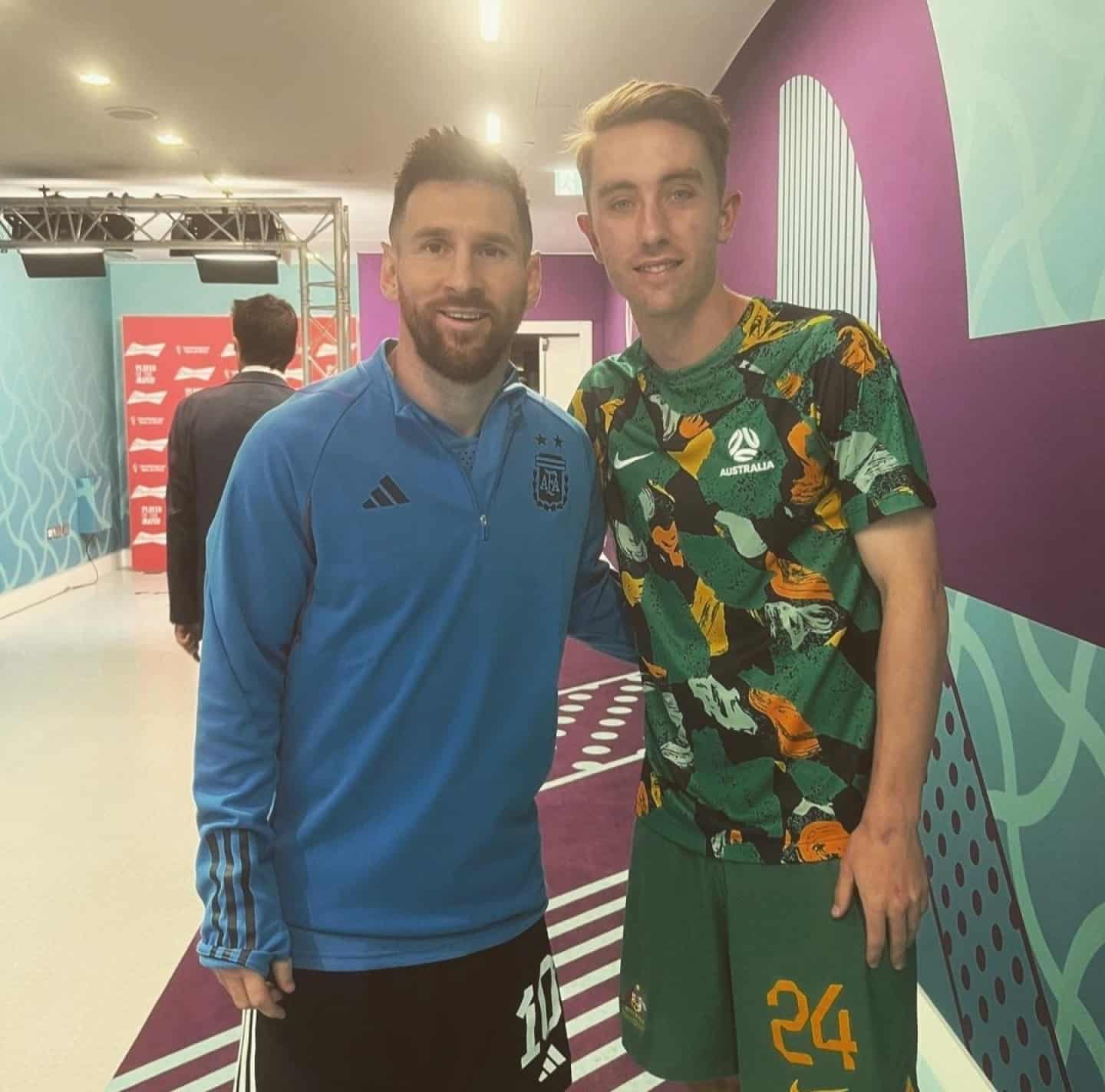 OB-back fik et billede med verdens bedste fodboldspiller Lionel Messi i ...