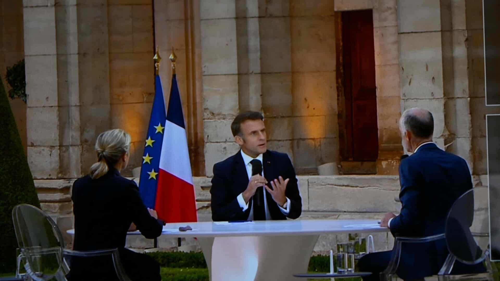 Macron: Ukraine har bedt Vesten om at sende militærinstruktører ...