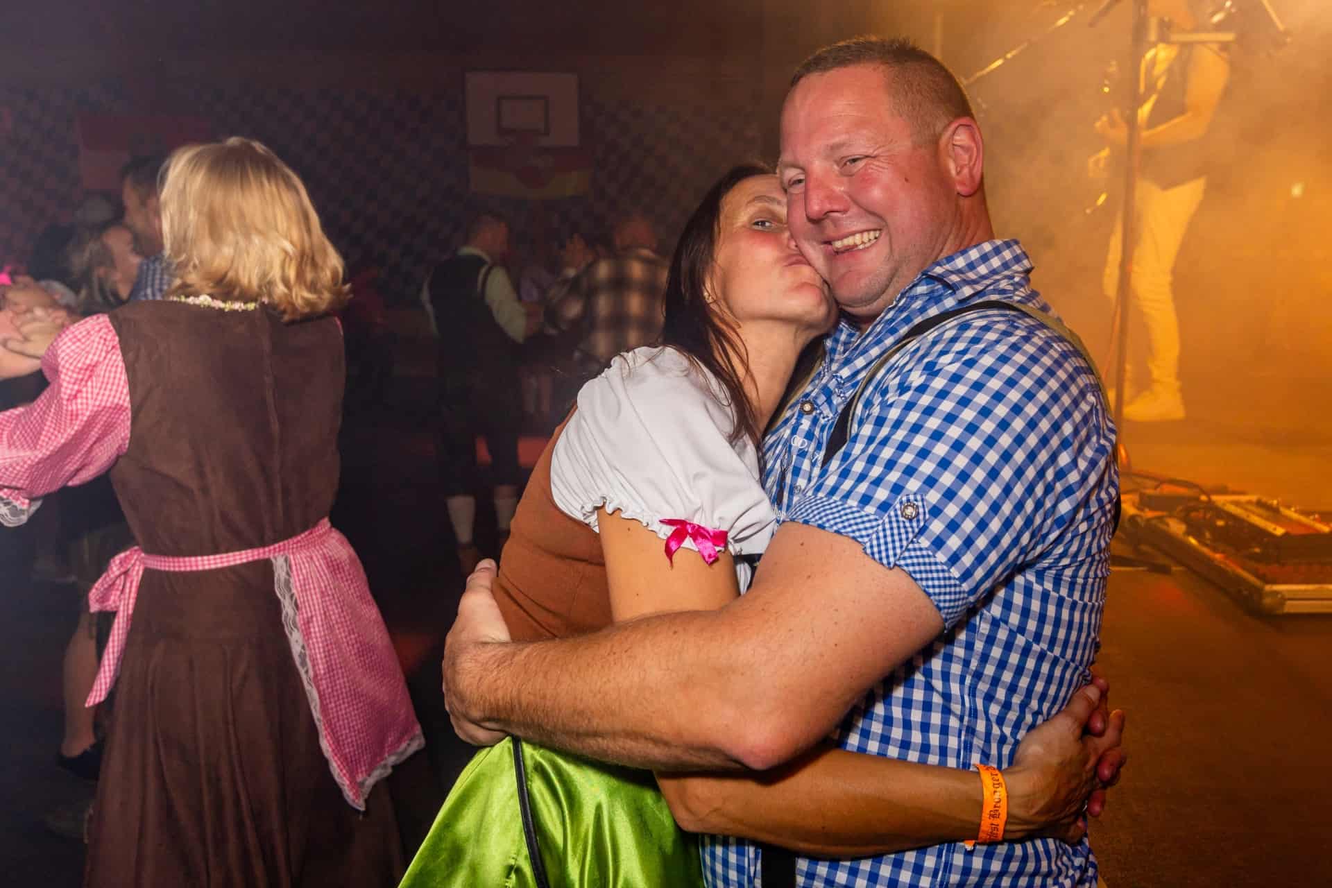 Se de vilde billeder: Tyske schlagere og massevis af fadøl fik ...