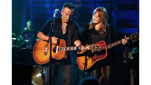 Filmanmeldelse: Med Bruce og konen i laden | dbrs.dk