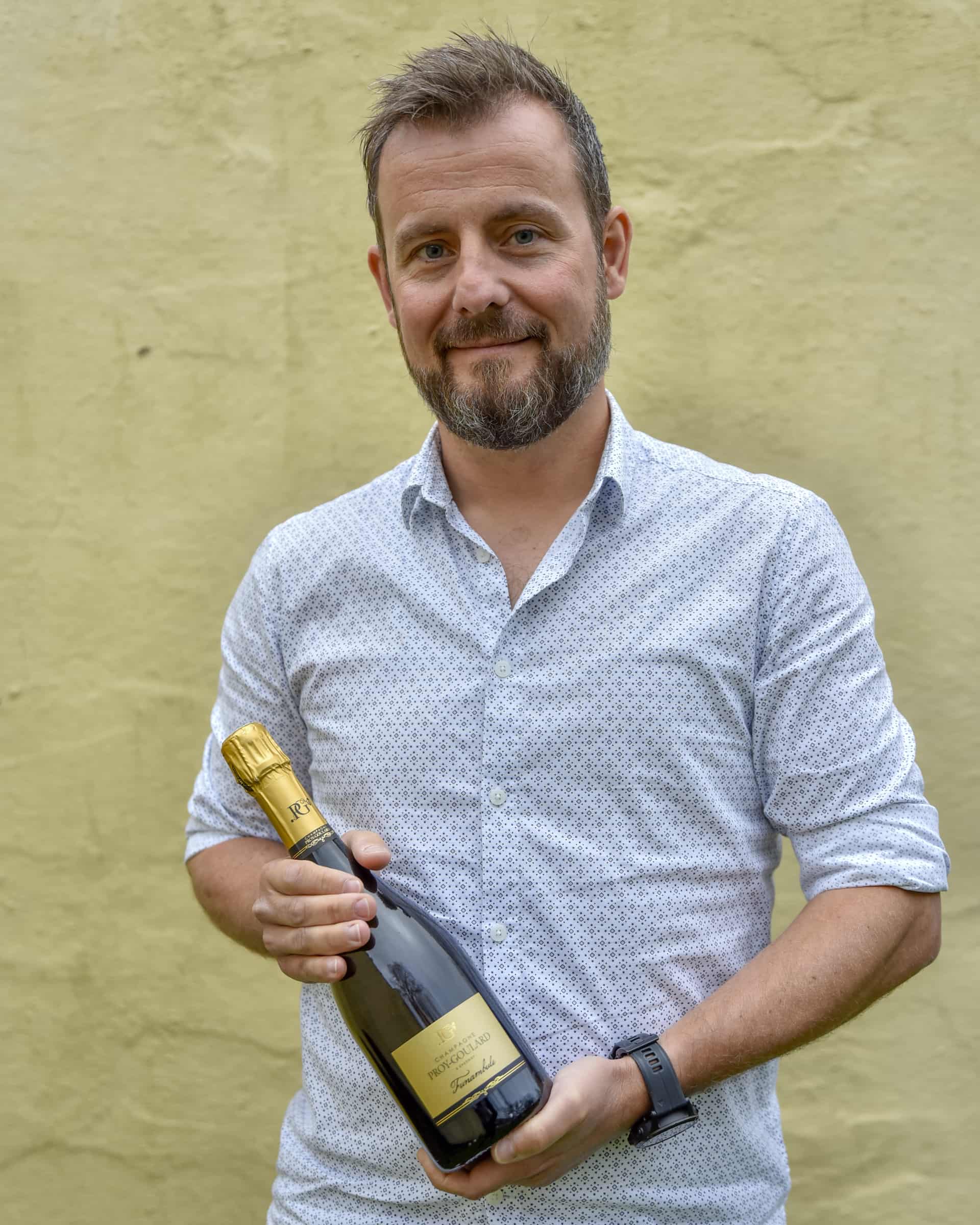 Passioneret vin-nørd og læge står bag: Ny vinimport åbnet i Faaborg | ugeavisen.dk