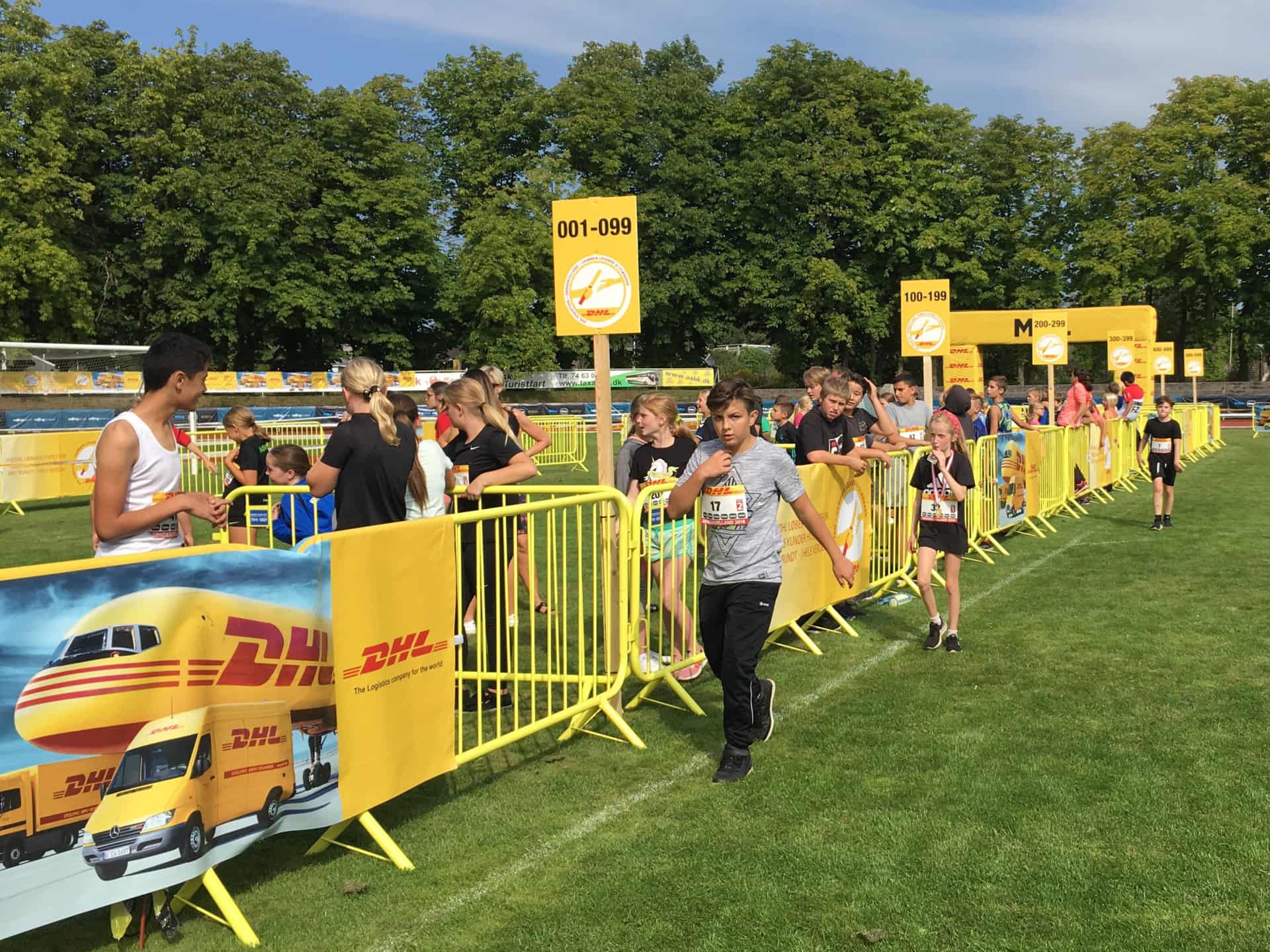 De voksne får konkurrence: 550 børn løber deres egen DHL-stafet | jv.dk