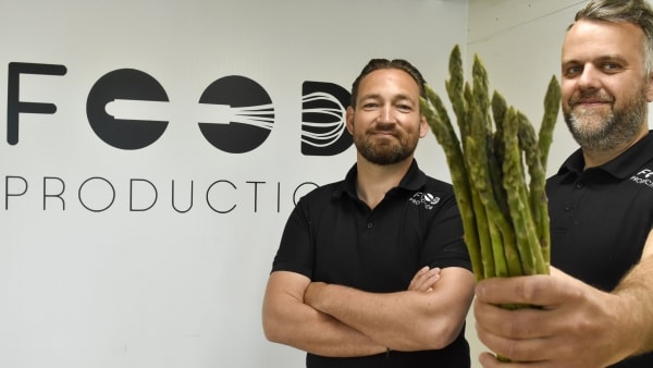 Jesper og Benni producerer noget, vi alle sammen kan lide, og for ...