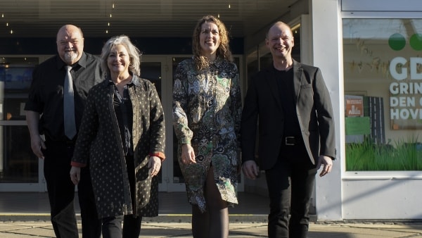 Folk kommer kørende fra hele landet for at se GRINdsted-revyen: Hvor ...