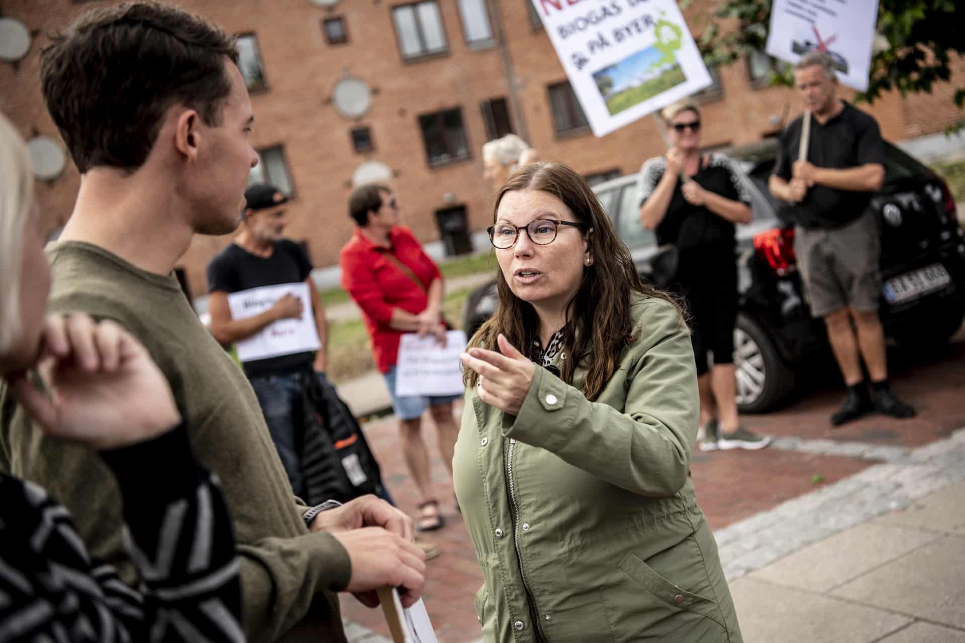 Henriette undrer sig: Hvor meget strøm skal vindmøller og solceller ...