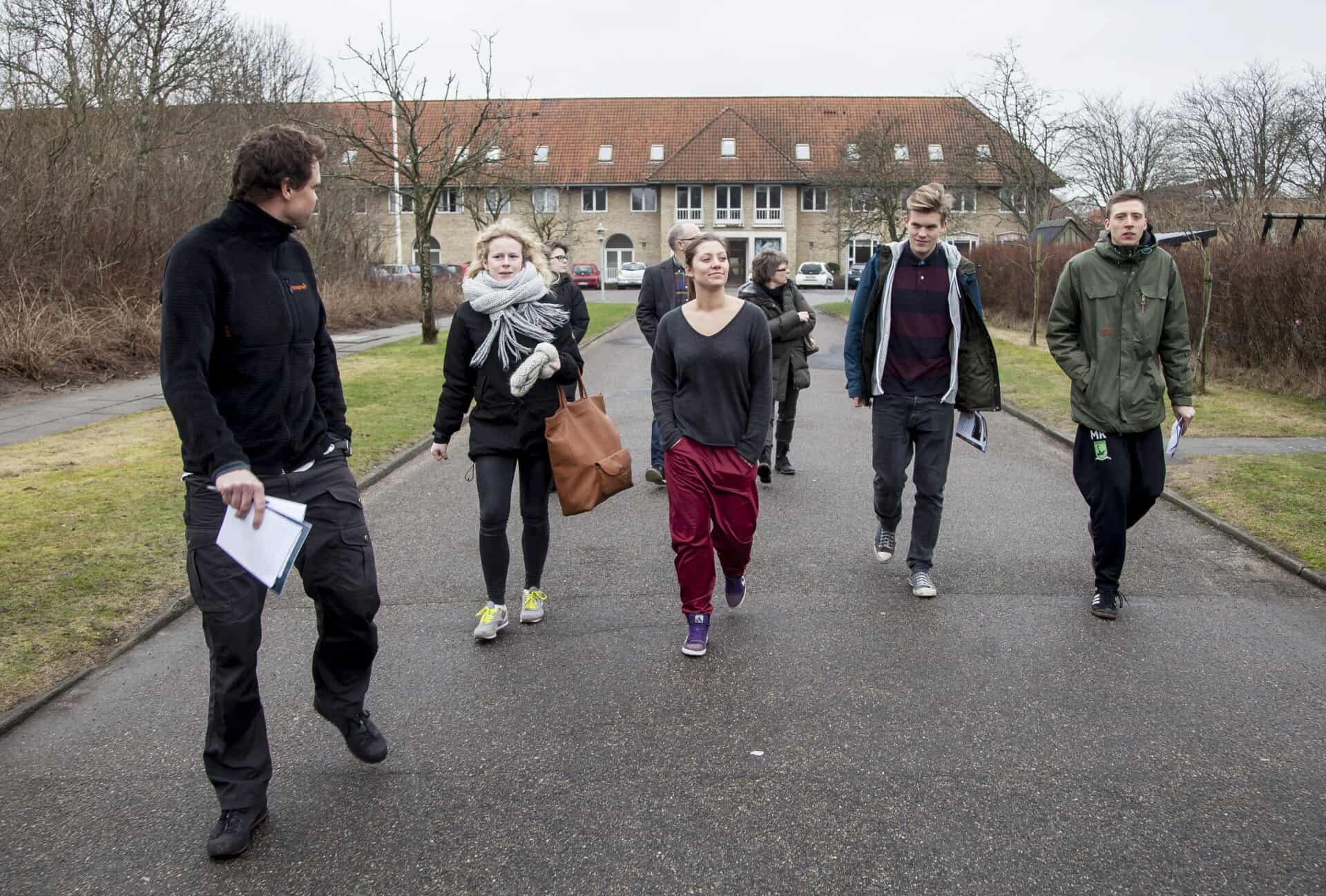 Et valg mellem højskole og udlandsrejse | ugeavisen.dk