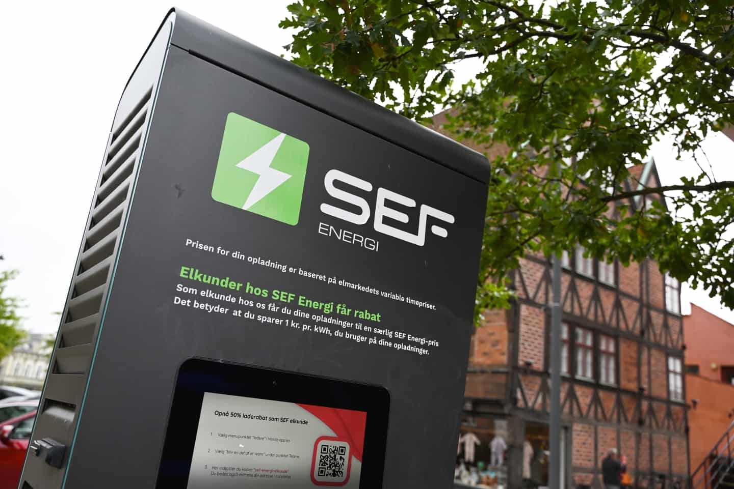 Kører du elbil?: Nu kommer der flere ladestandere i både by og opland - se hvor på kortet her ...