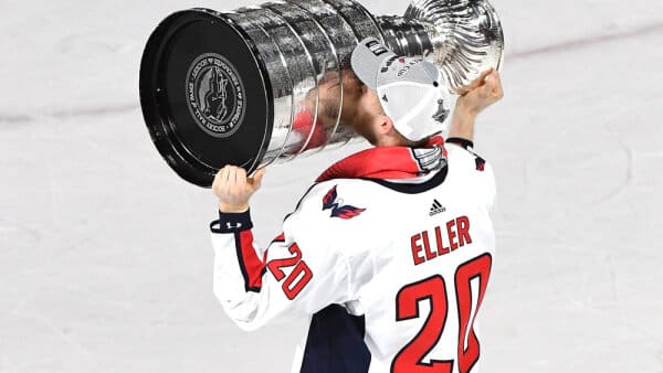 Stolt Olaf Eller om sønnen: Han er stor i hele Nordamerika | faa.dk